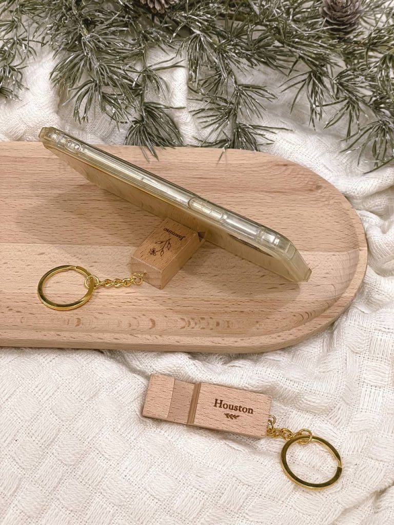 Wooden Keychain Phone Holder - Ohfriday!
